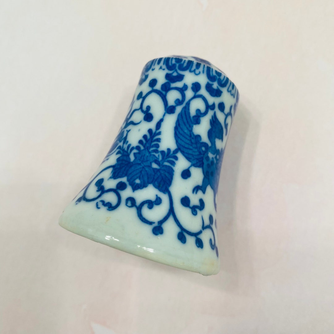 Bell Style Chinoiserie Blue and White Ceramic Pepper Shaker. Blue ...