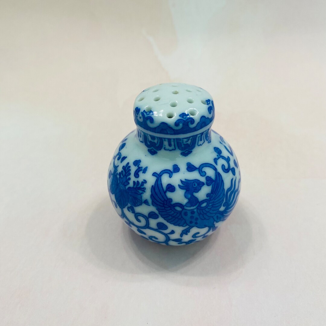 Roly Poly Chinoiserie Blue and White Ceramic Pepper Shaker. Blue ...