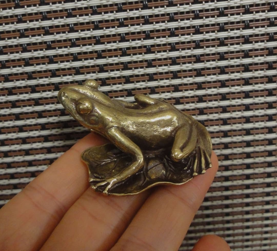 Vintage Style Solid Brass Frog on Lotus Leaf Statue for Home and Garden ...