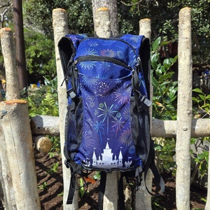Hydration Backpack 2L - Castle Fireworks - Etsy