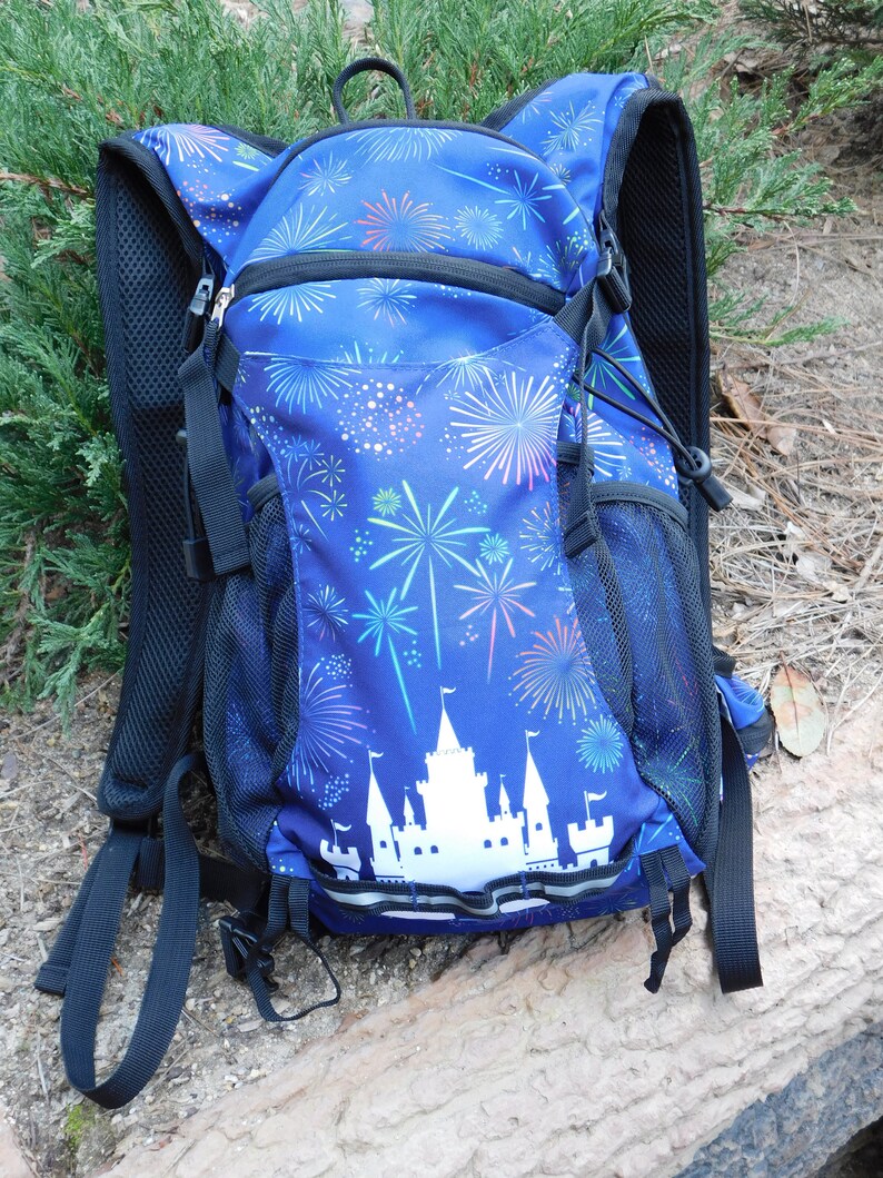 Hydration Backpack 2L - Castle Fireworks - Etsy