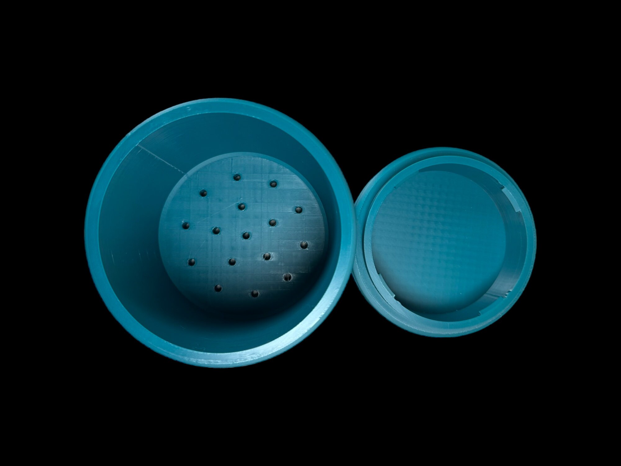 The Poppy Planter With Hidden Drip Tray in Tidal Pond Round Poppy ...