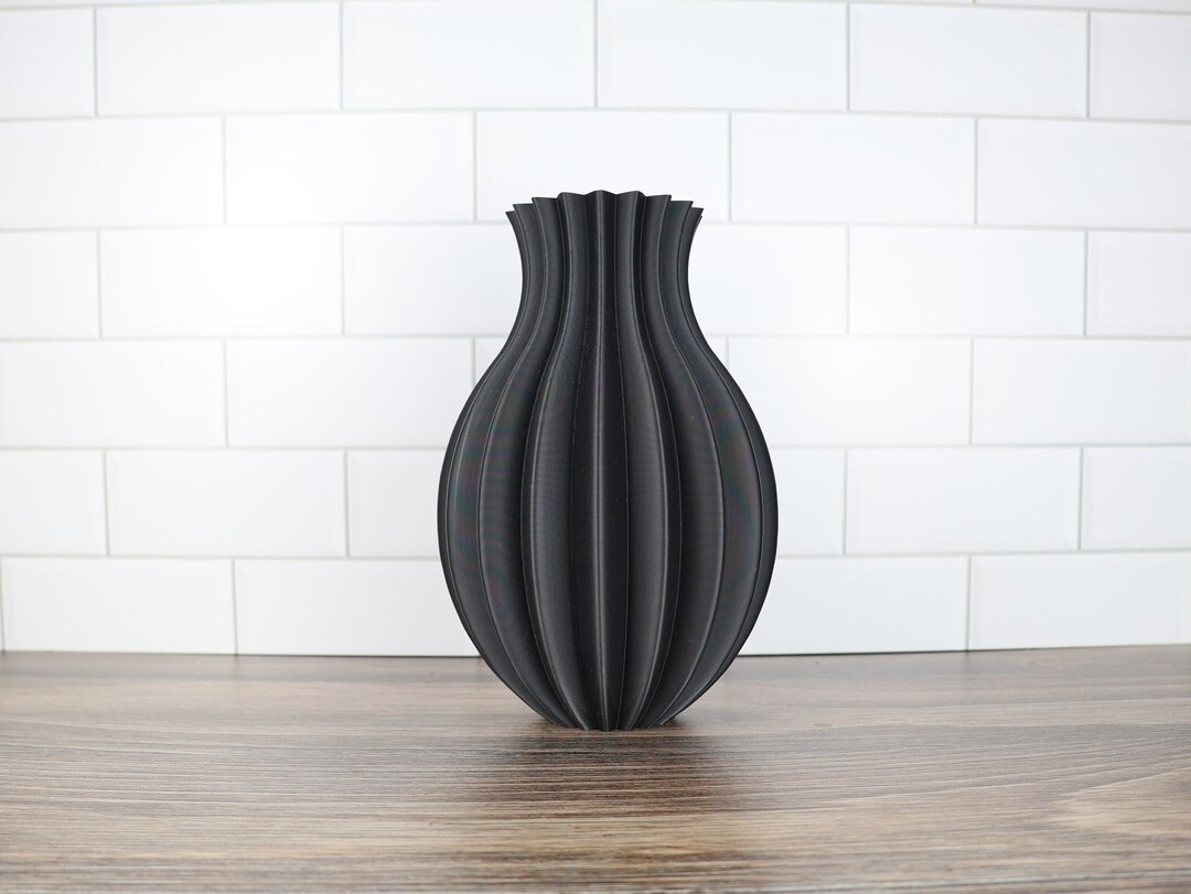 Modern Ribbed Vase in Black - Etsy