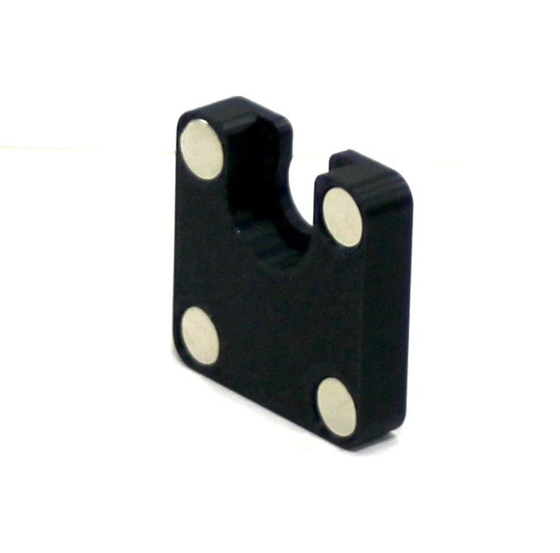Double Magnet Mic Clip for Yaesu Mics - Clips on the Mic, Sticks the ...