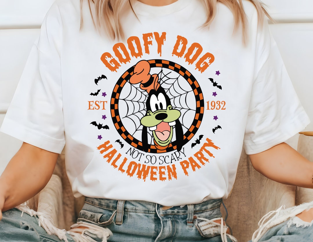 Goofy Dog Halloween Party Unisex T-shirt, Mickey's Not so Scary ...