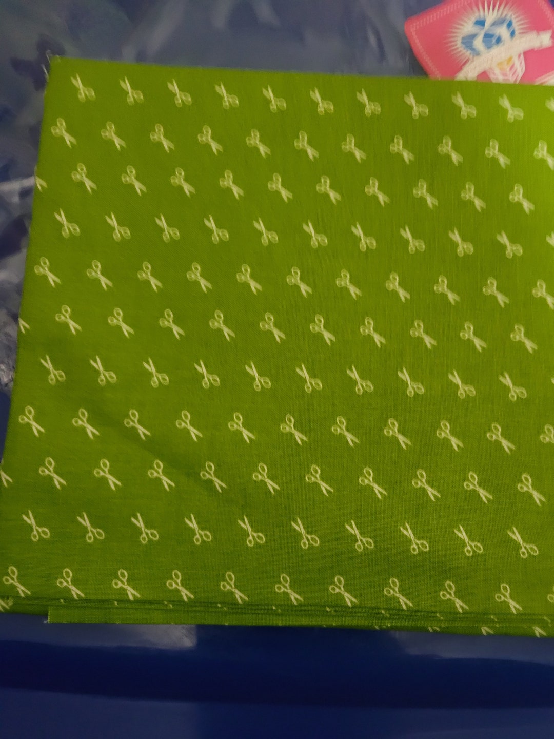 BEE BASICS Green Scissor Fabric Fat Quarter Shop - Etsy