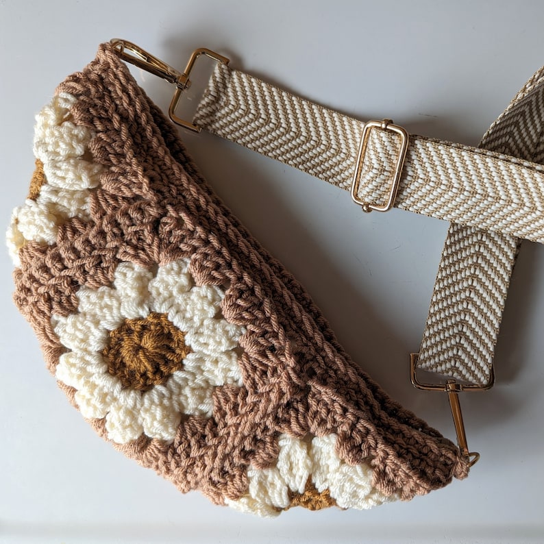 CROCHET PATTERN: Daisy Granny Square Fanny Pack - Etsy