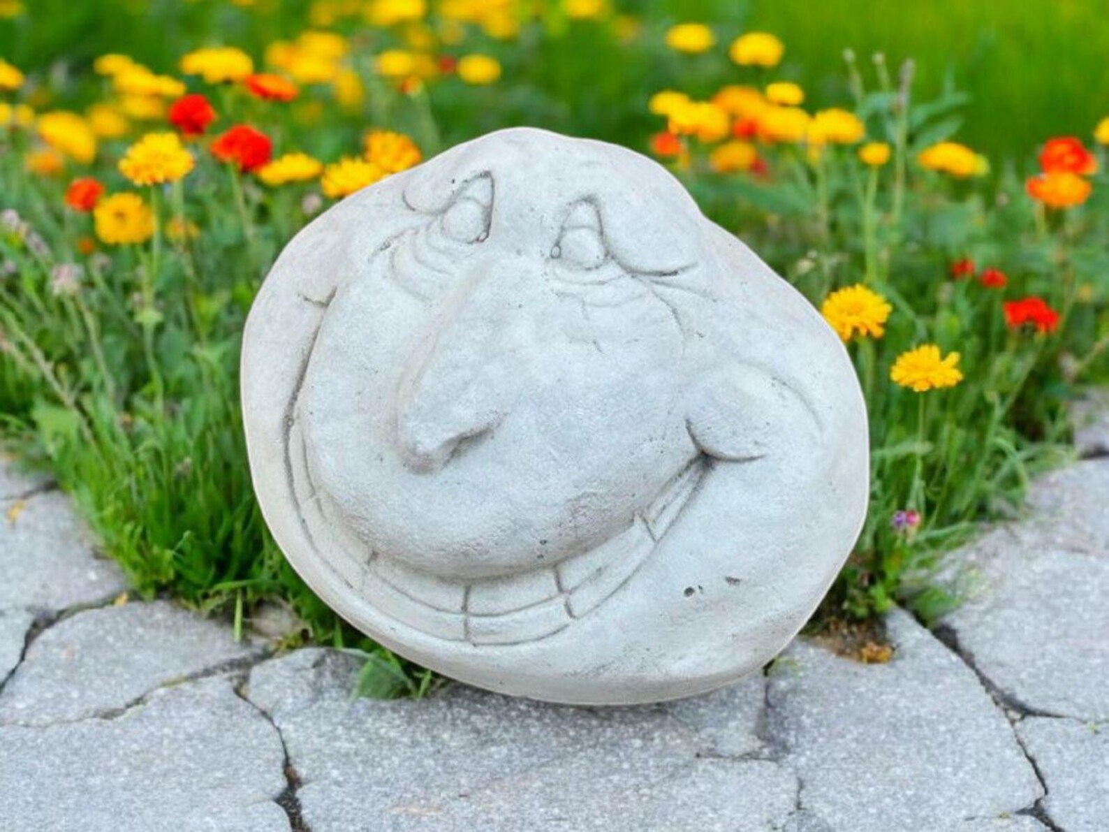 Grinning Face Figurine Happy Face Figure Detailed Face Statuary Outdoor ...