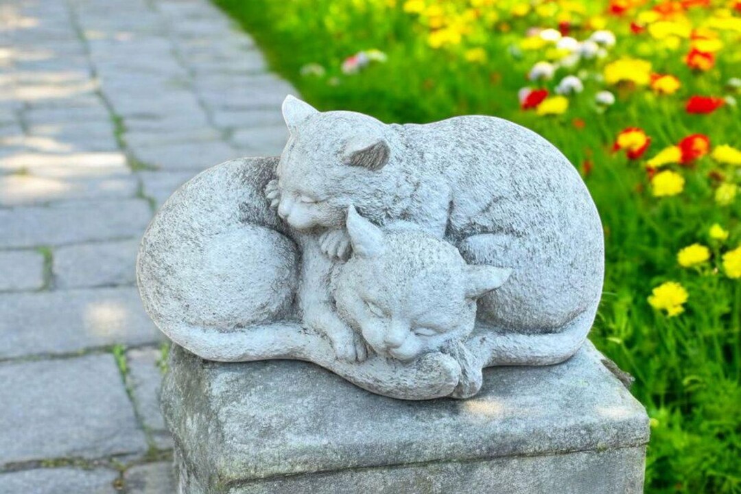 Cute Kittens Sleeping Togeter Two Cats Figurine Concrete Cats Statue ...