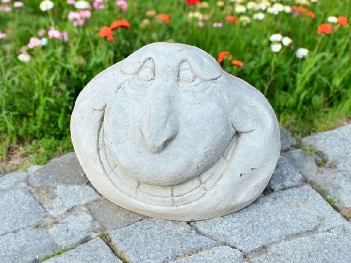 Grinning Face Figurine Happy Face Figure Detailed Face Statuary Outdoor ...
