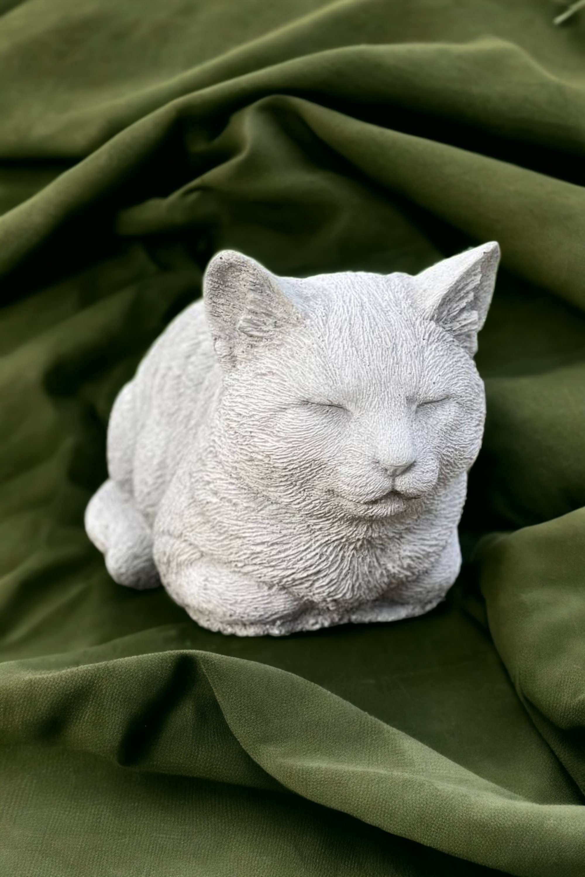 Curled up Cat Figurine Realistic Cat Memorial Statue Outdoor - Etsy
