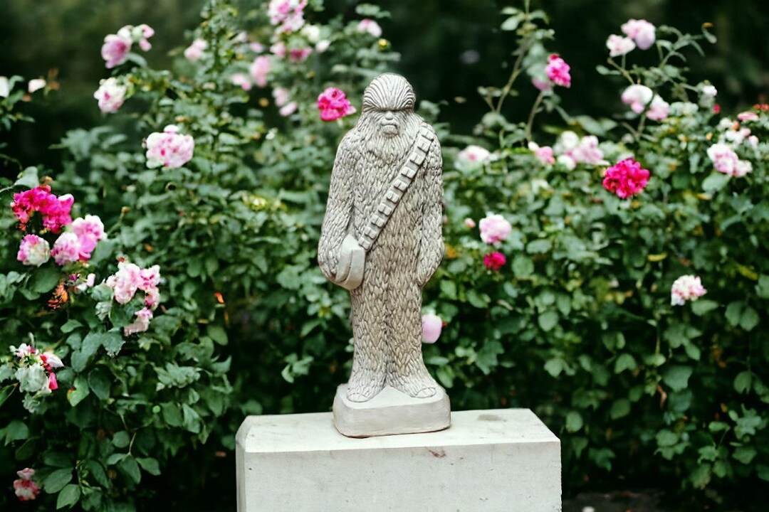 Tall Chewbacca With Bag Figure Realistic Chewbacca Sculpture Outdoor ...