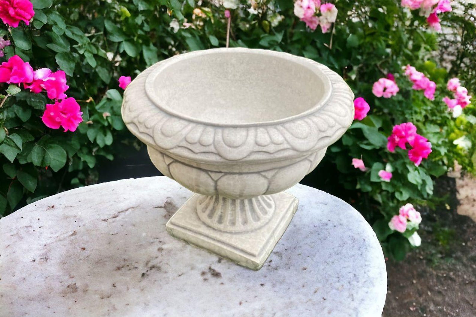 Ribbed Radiance Pot Statue Large Water Bowl Figurine Concrete Flowers ...