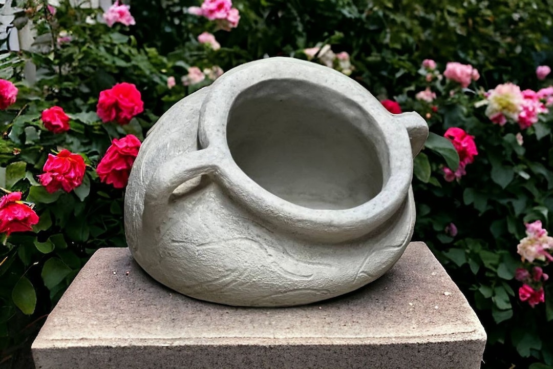 Massive Planter on Side Statue Backyard Pot Outdoor Figure Cozy Garden ...