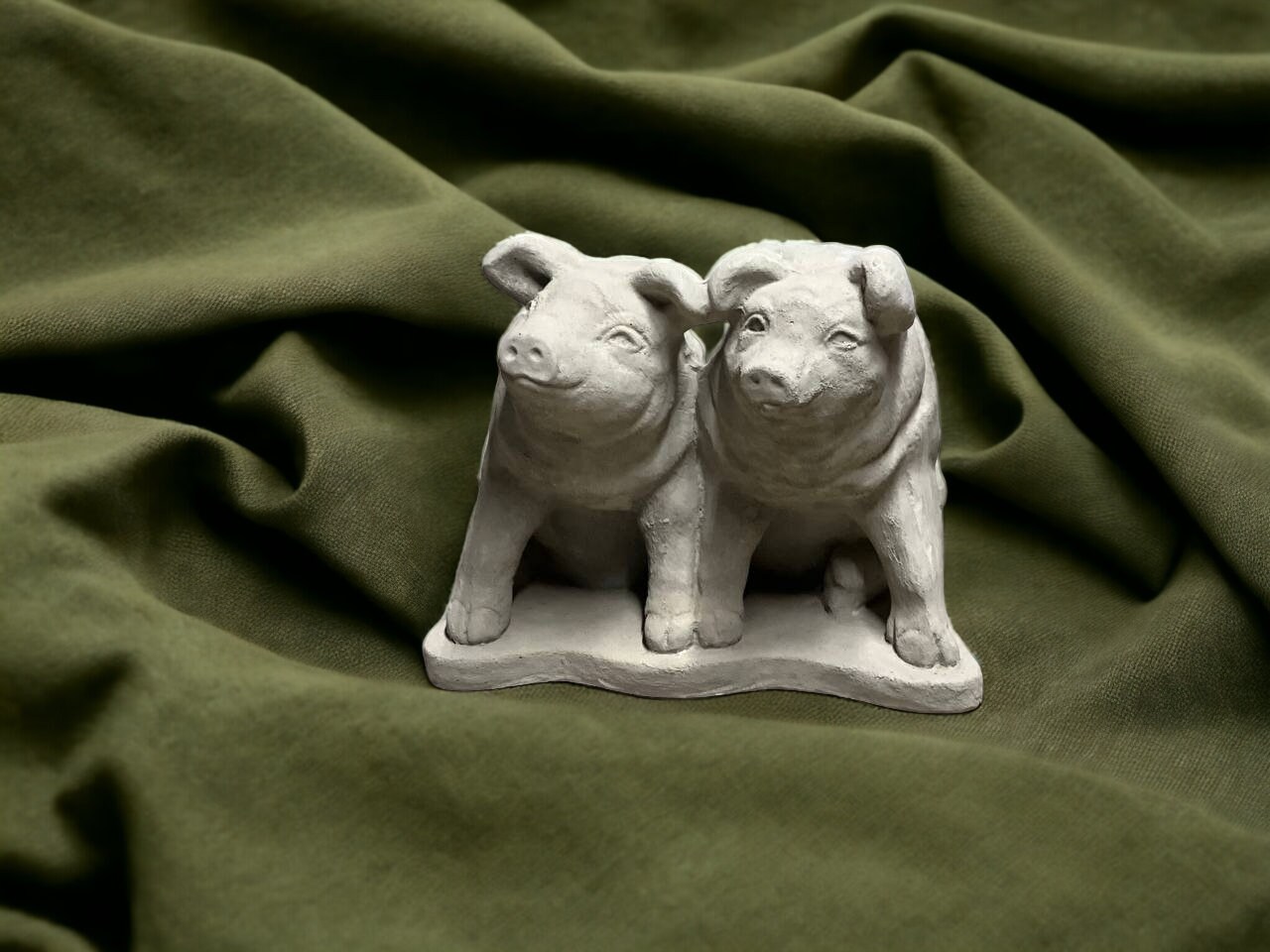 Massive Pigs Statue Large Sitting Pig Pals Figure Farm Pig Friends ...