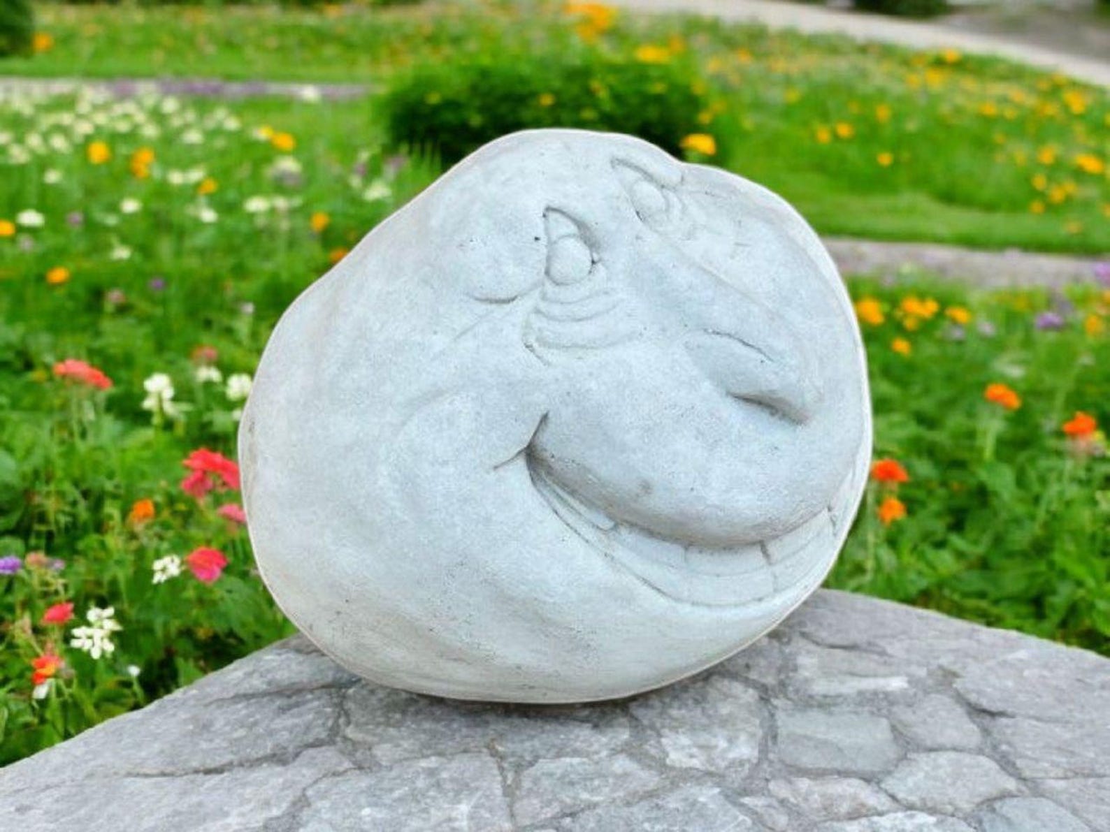 Grinning Face Figurine Happy Face Figure Detailed Face Statuary Outdoor ...