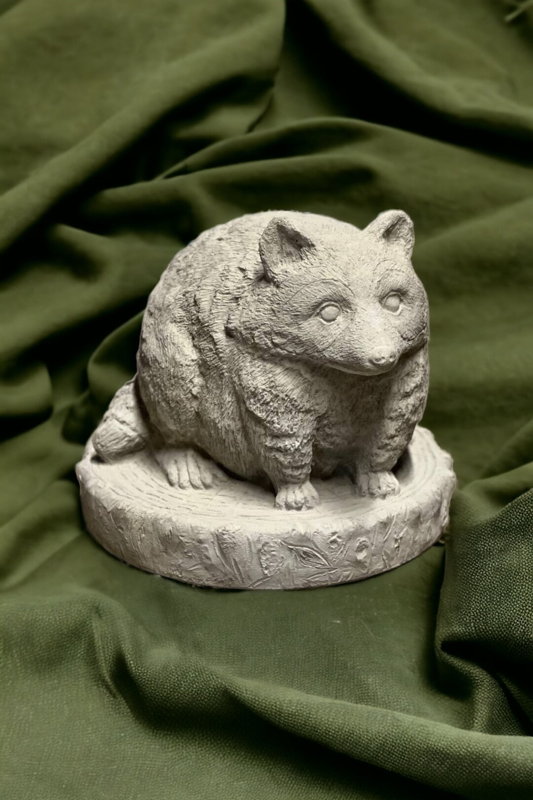 Sitting Raccoon Statue Detailed Raccoon on Base Figurine Outdoor or ...
