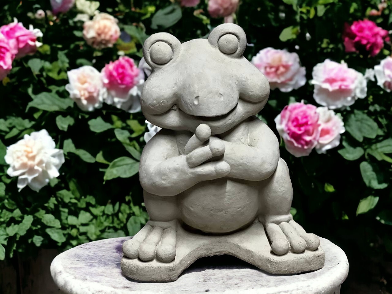 Sitting Frog Garden Statue Massive Frog Figure Realistic Garden Frog ...
