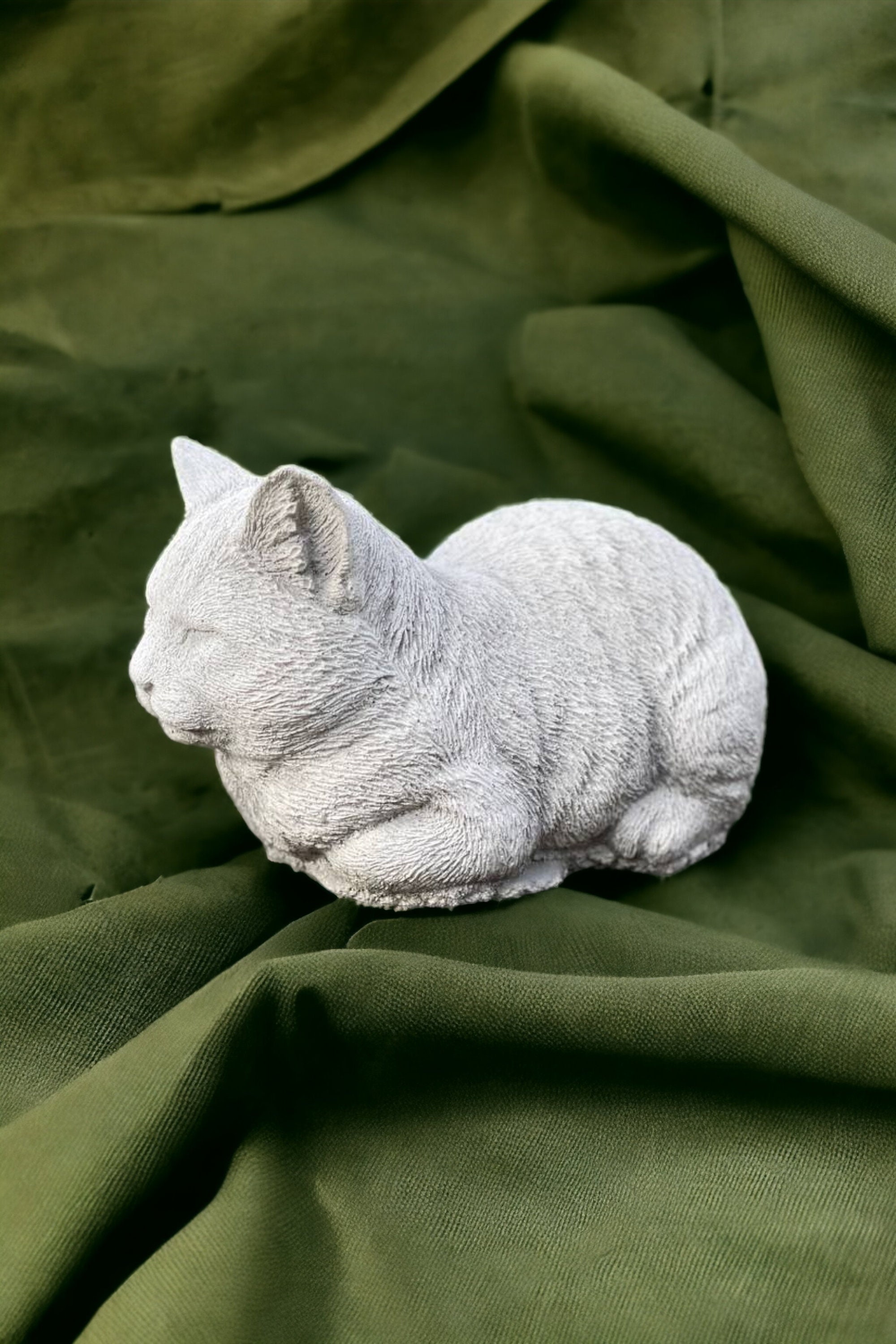 Curled up Cat Figurine Realistic Cat Memorial Statue Outdoor - Etsy