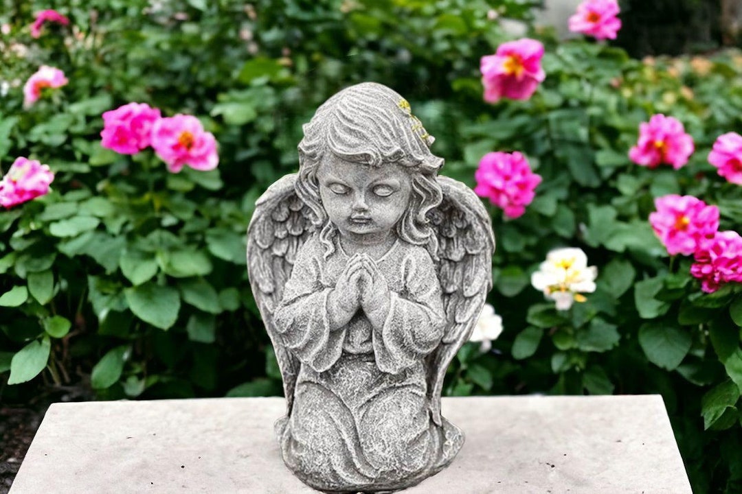 Praying Angel on Knee Figure Angel Sculpture Detailed Kneeling Angel ...