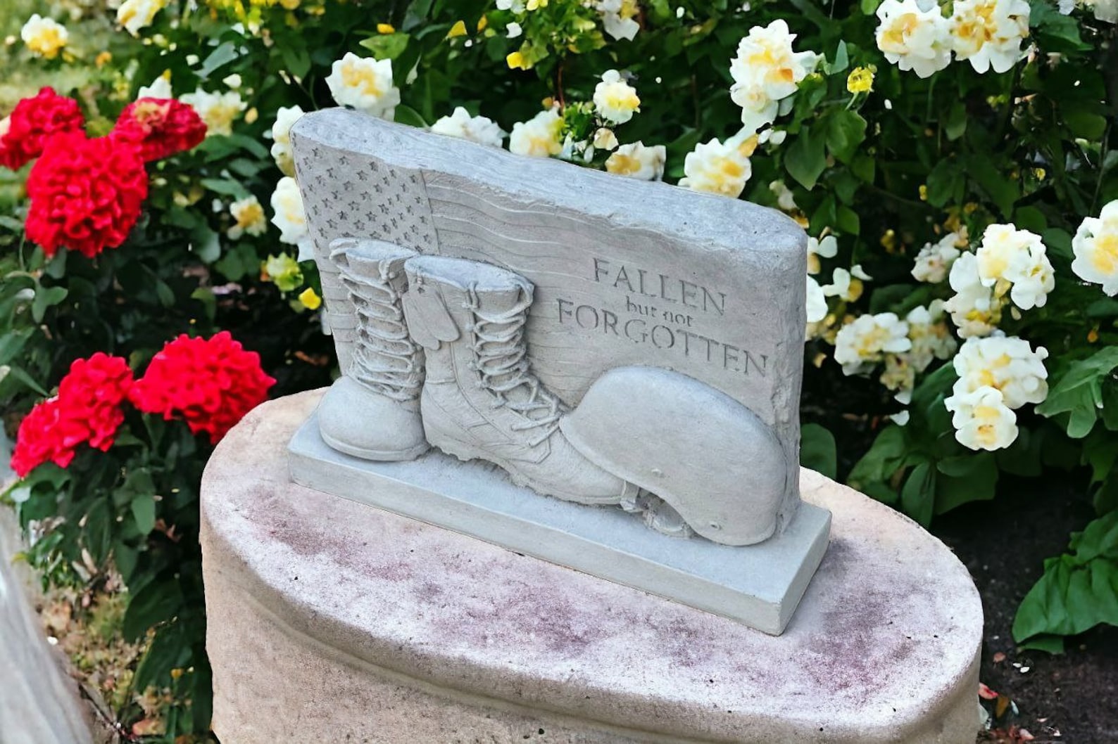 Massive Soldier Memorial Statue Concrete Soldier Grave Figure Outdoor ...