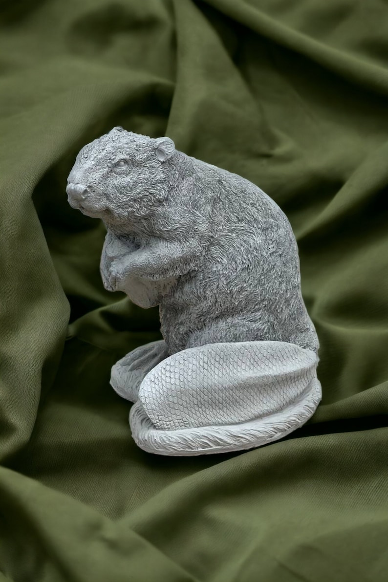Sitting Beaver Statue Garden Beaver Sculpture Creative Wild Animal ...