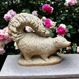 Concrete Skunk Statue Standing Skunk Sculpture Realistic Wild Skunk ...