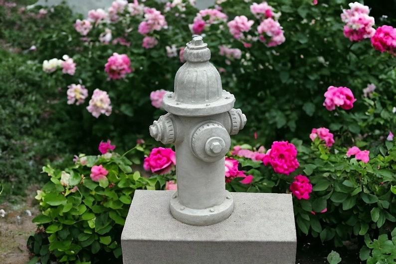 Detailed Fire Hydrant Statue Garden Water Pump Sculpture Yard Hydrant ...
