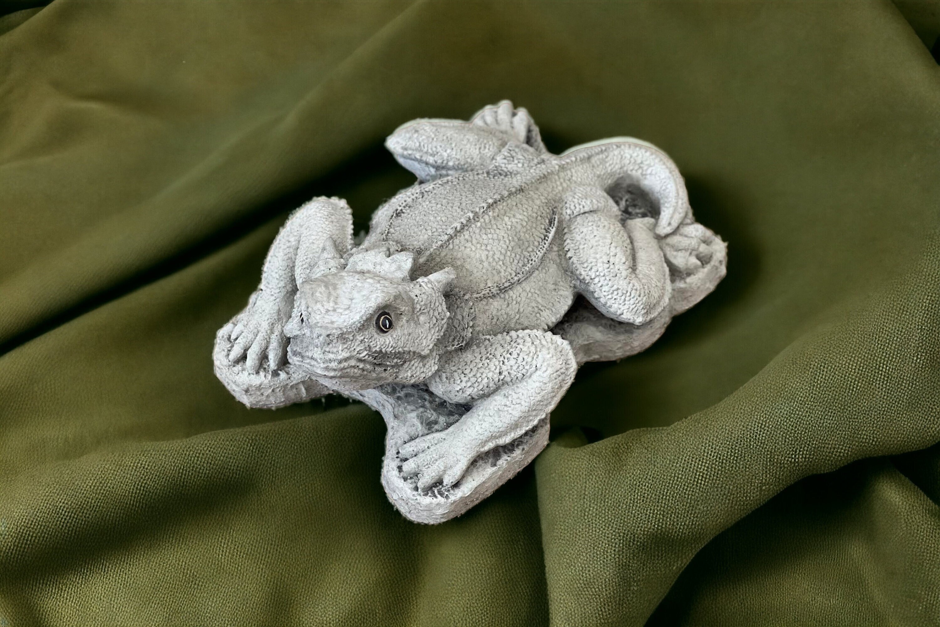 Horned Lizard Statue Concrete Wild Lizard Figure Outdoor or Indoor ...