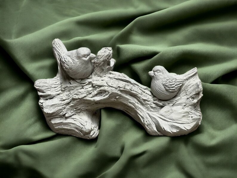 Detailed Two Birds on Brunch Sculpture Concrete Birds Sitting on Stump ...