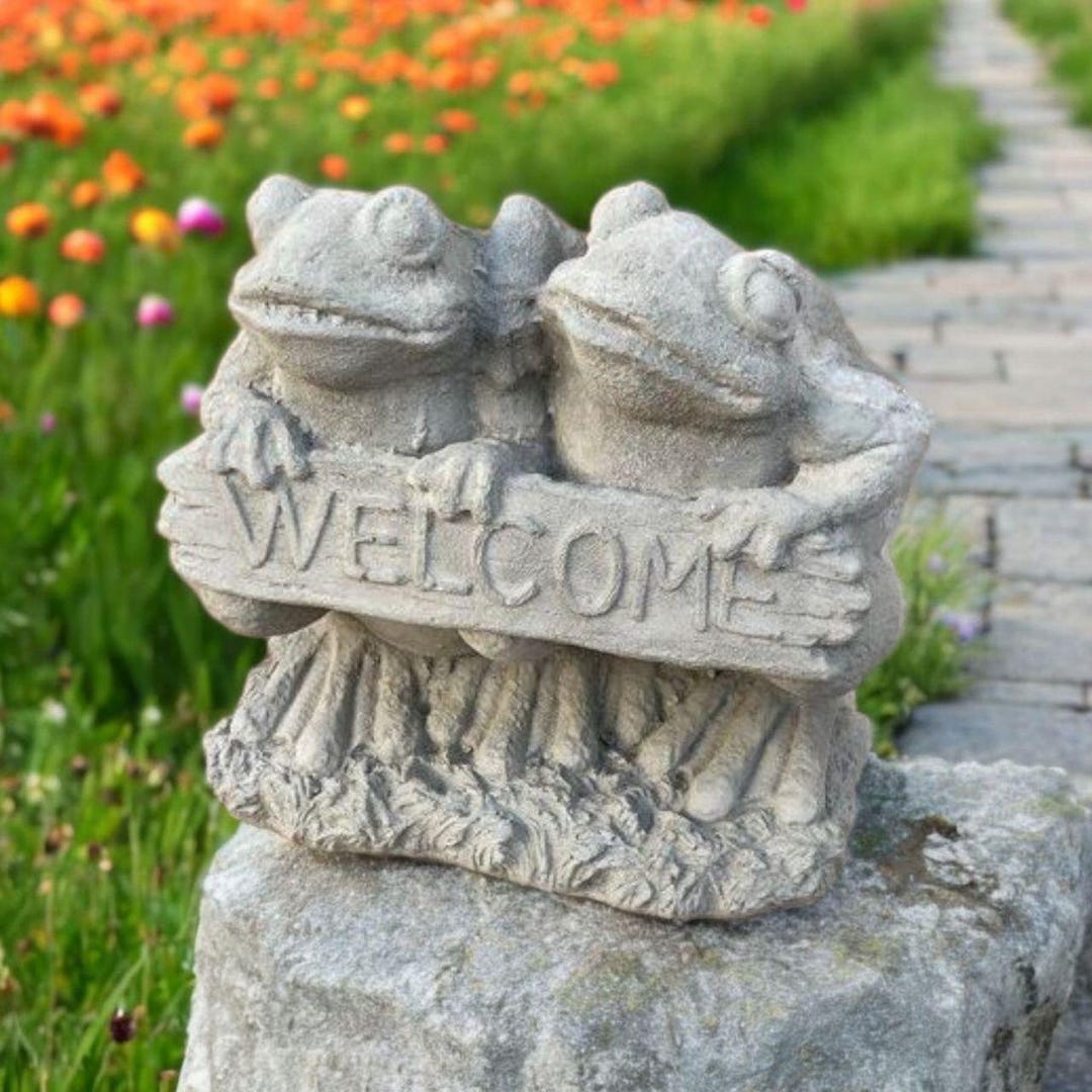 Twins Frogs Holding Welcome Plate Figure Two Frogs Sculpture Welcome ...