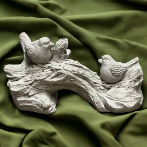 Detailed Two Birds on Brunch Sculpture Concrete Birds Sitting on Stump ...