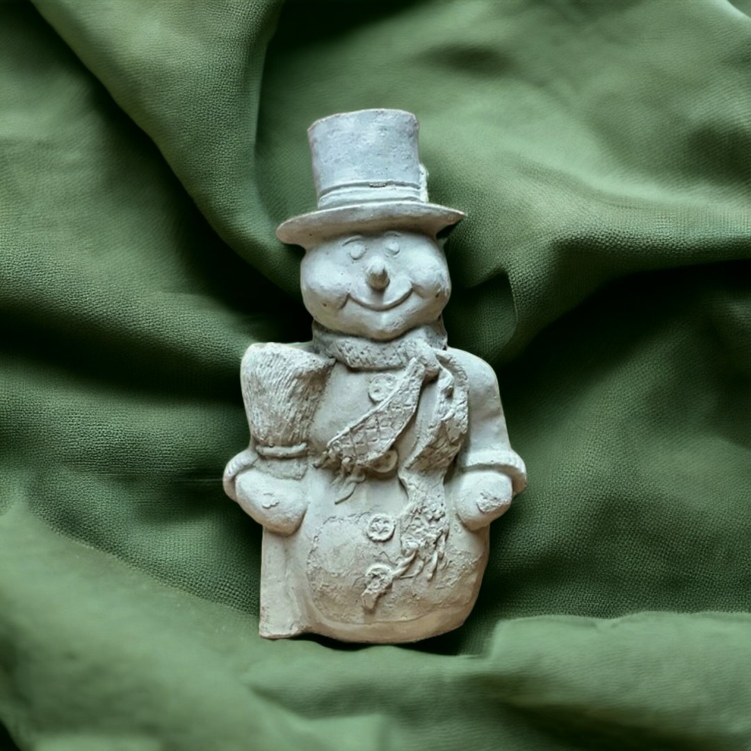 Snow Man Statue Winter Style Garden Decoration Concrete Snowman ...