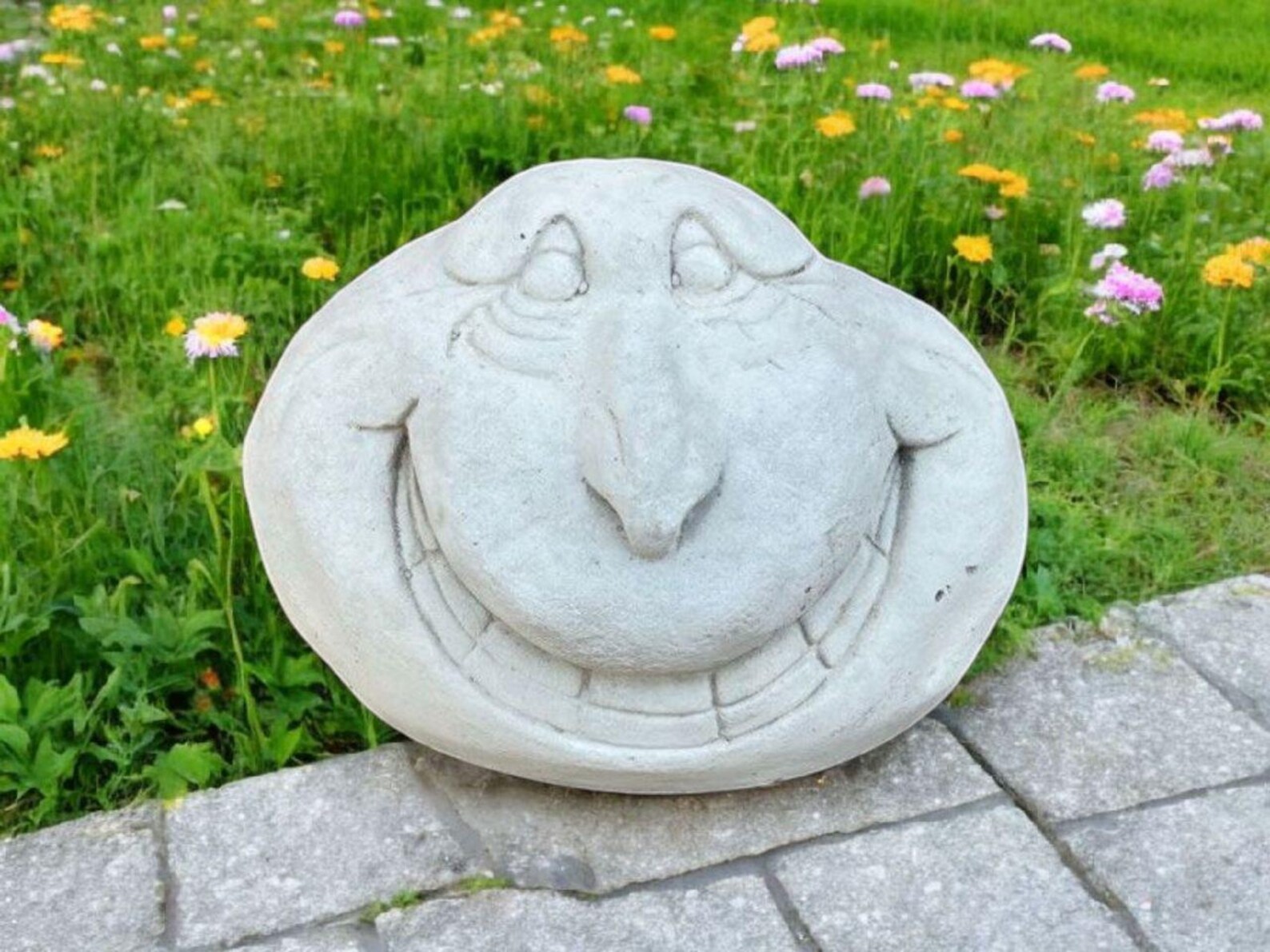 Grinning Face Figurine Happy Face Figure Detailed Face Statuary Outdoor ...