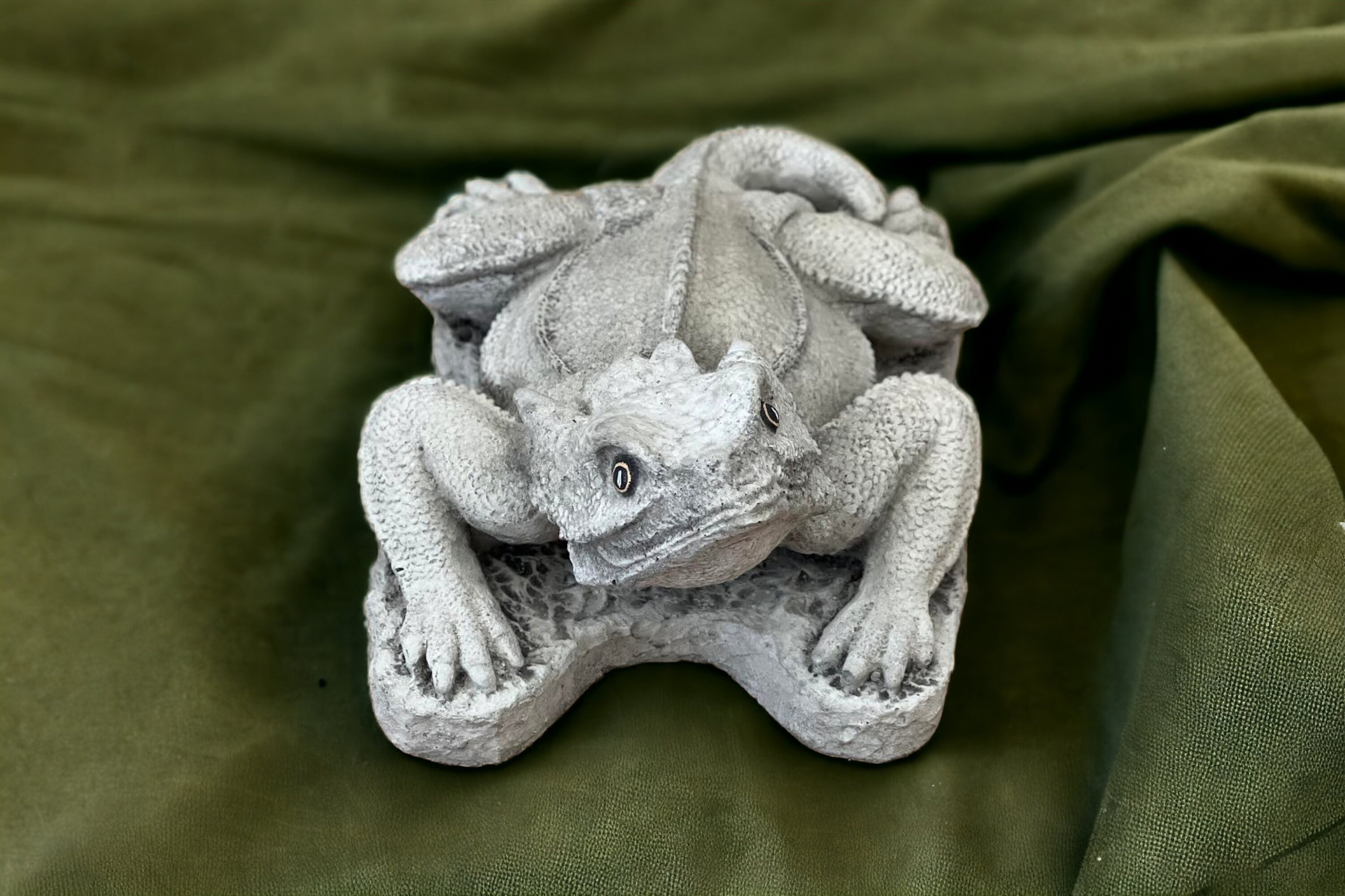 Horned Lizard Statue Concrete Wild Lizard Figure Outdoor or Indoor ...