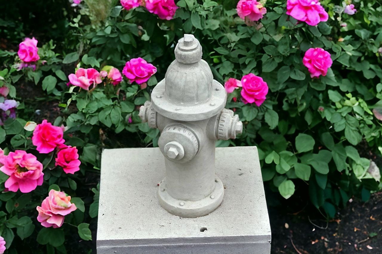 Detailed Fire Hydrant Statue Garden Water Pump Sculpture Yard Hydrant ...