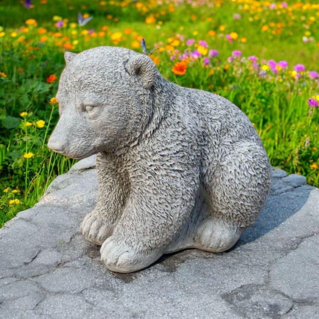 Concrete Bear Large Figure Crouching Bear Statuary Massive Wild Bear ...