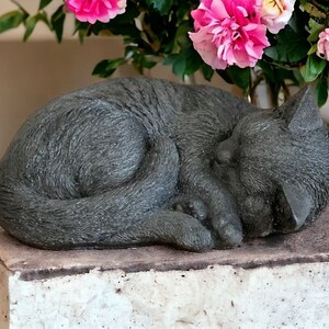 Crouching Cat Memorial Statue Black Cat Garden Figure Concrete Kitten ...