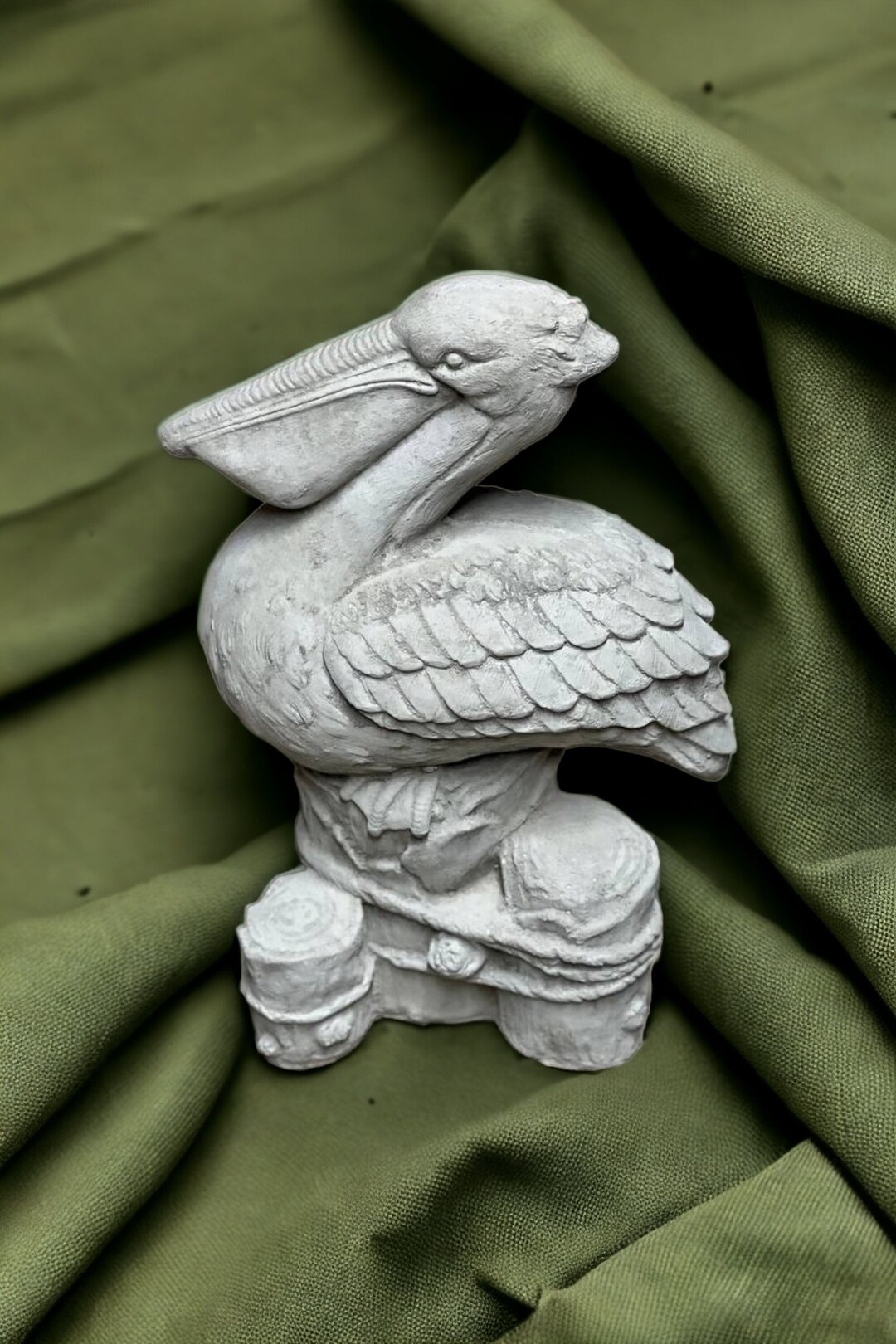 Garden Pelican on Post Statue Massive Pelican Bird Figurine Wild ...