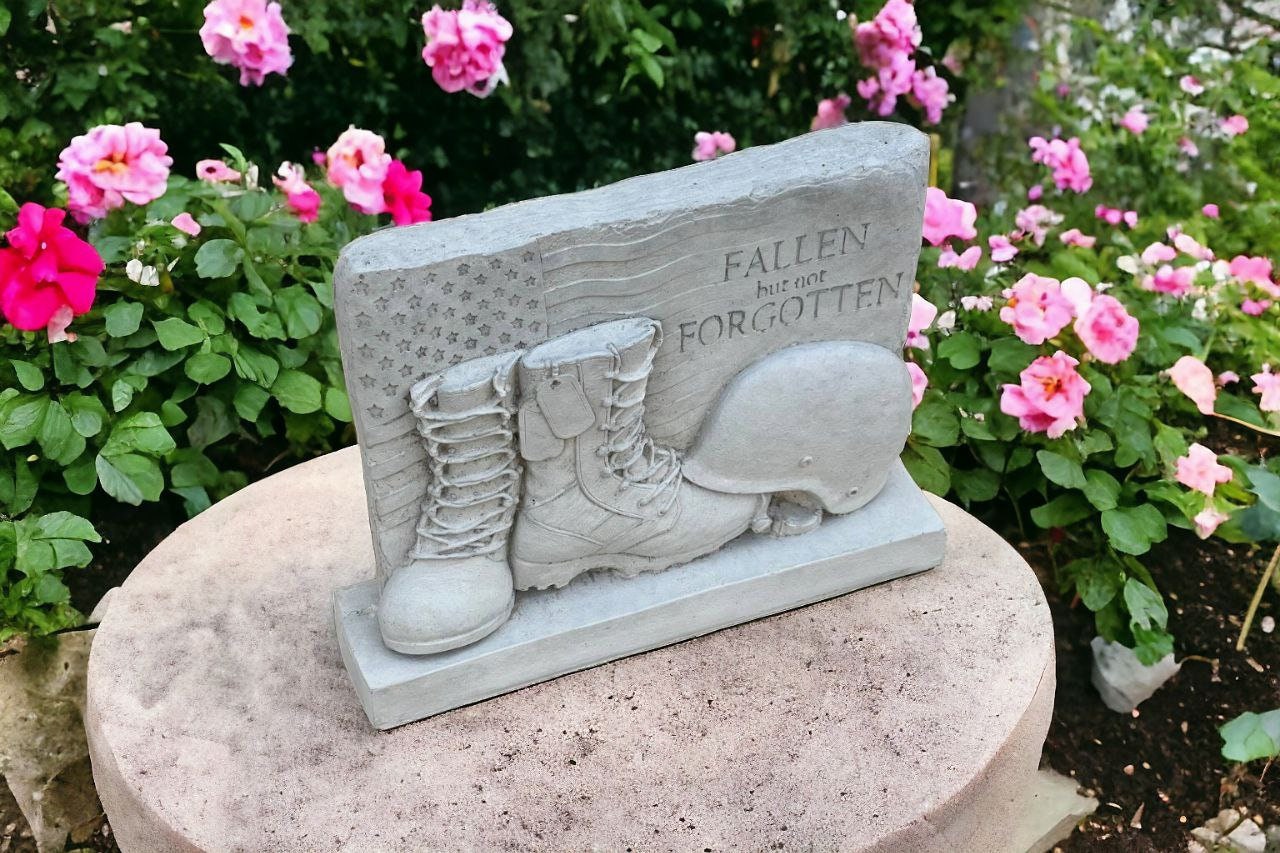 Massive Soldier Memorial Statue Concrete Soldier Grave Figure Outdoor ...