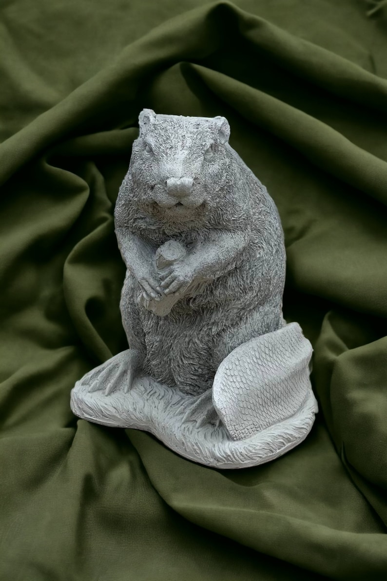 Sitting Beaver Statue Garden Beaver Sculpture Creative Wild Animal ...