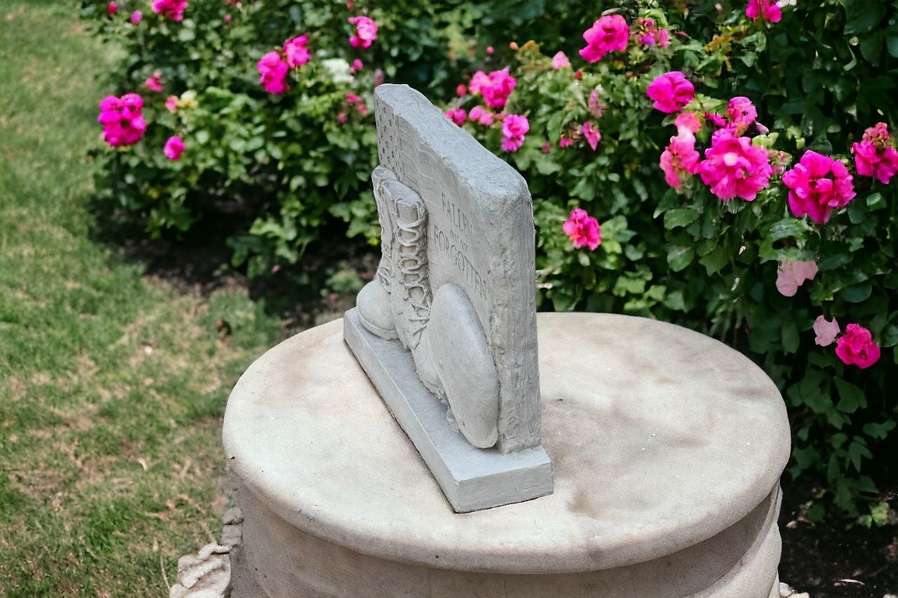 Massive Soldier Memorial Statue Concrete Soldier Grave Figure Outdoor ...
