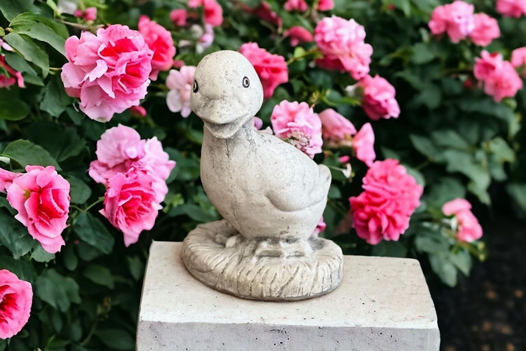 Rubber Duck on Base Statue Concrete Duck Figure Farm Outdoor Decoration ...