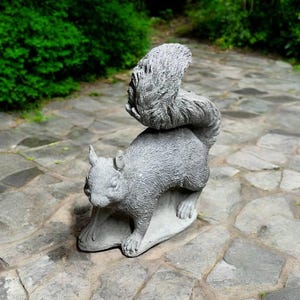 Concrete Squirrel Yard Statue Stone Squirrel Outdoor Figure Wild Animal ...