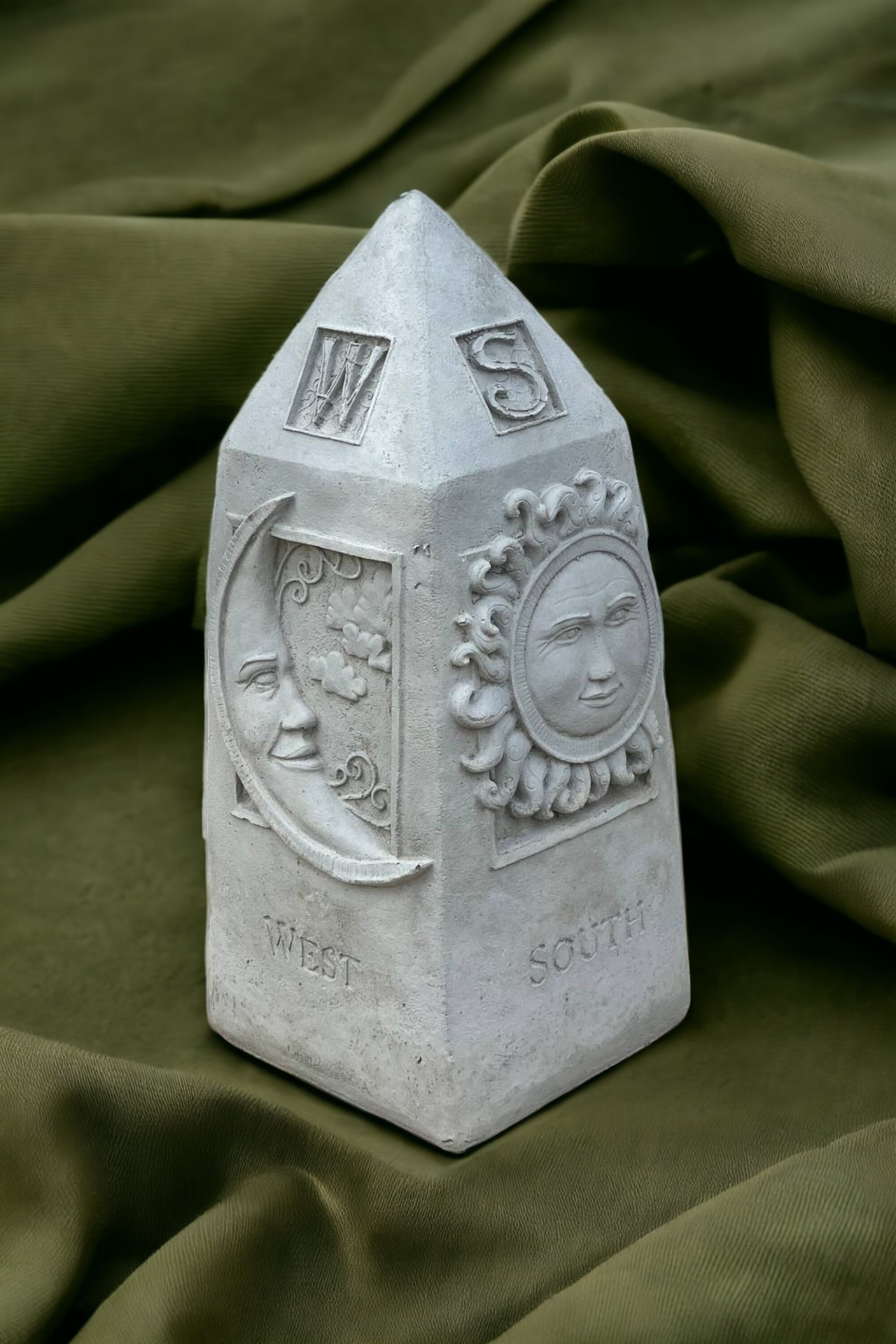 Concrete Directional Marker Statue Detailed Four Seasons Figure Outdoor ...