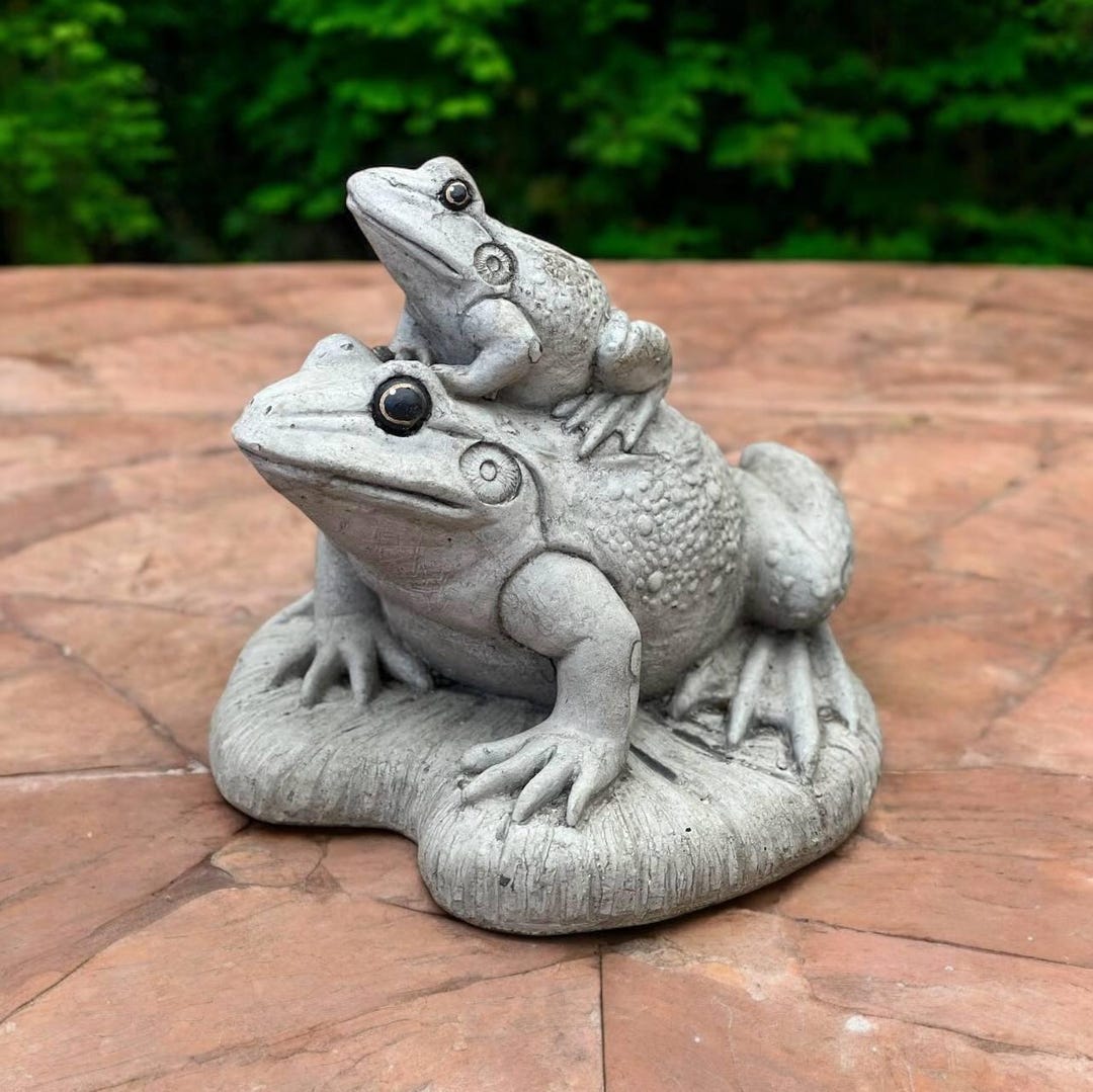 Two Frogs Piggy Back Statue Stone Garden Decoration Concrete Frog ...
