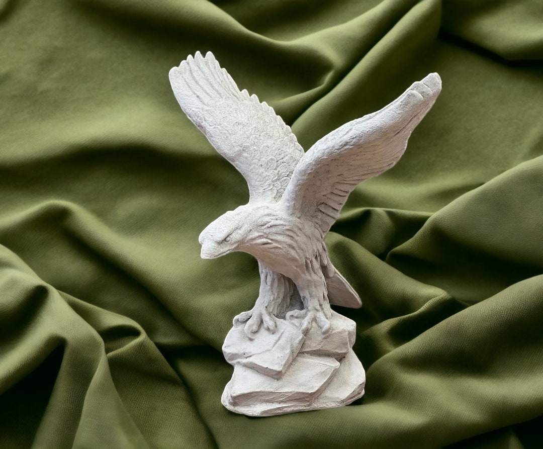 Eagle in Flight Statue Concrete Eagle Sculpture Massive Guardian Eagle ...
