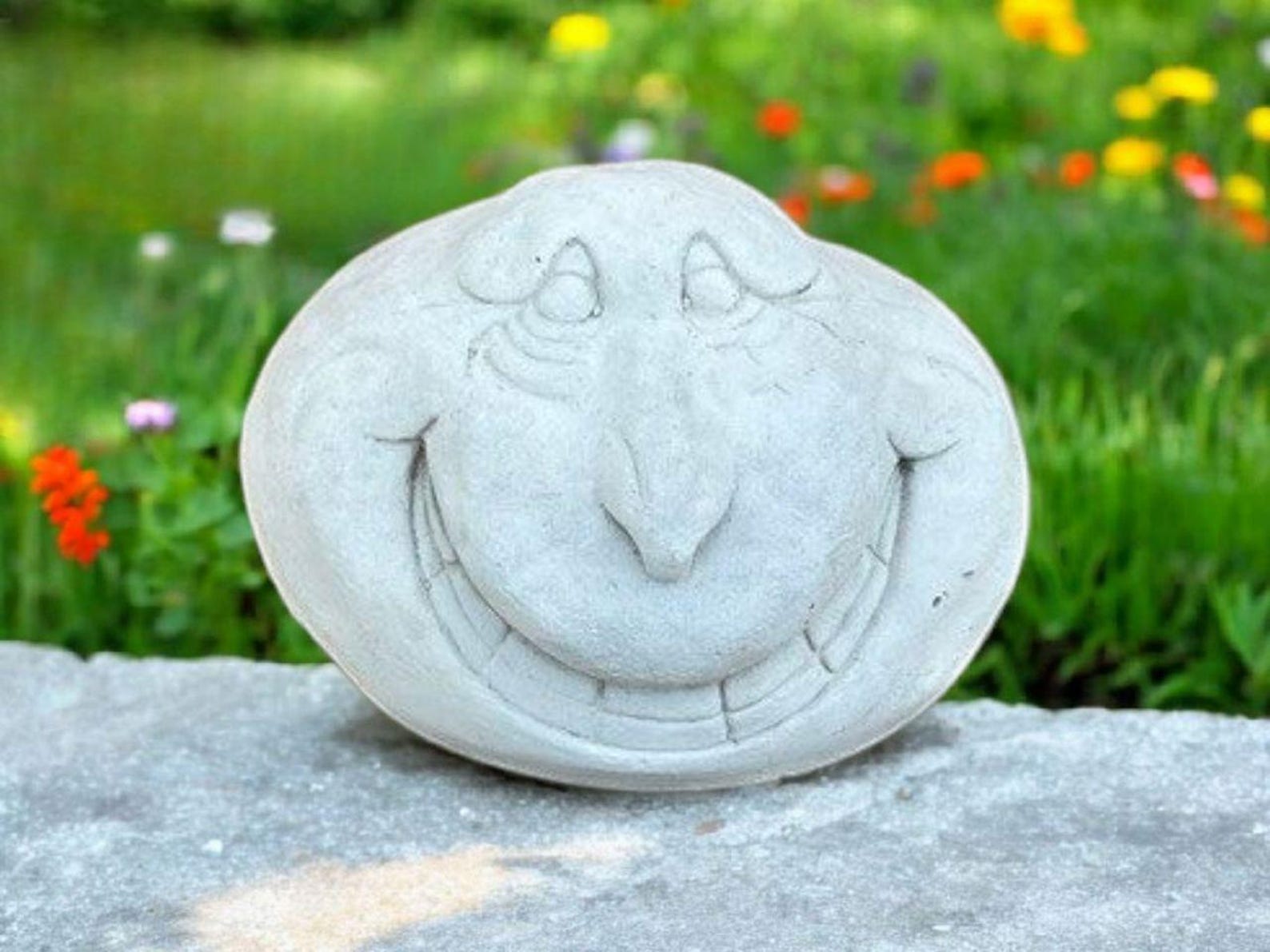 Grinning Face Figurine Happy Face Figure Detailed Face Statuary Outdoor ...
