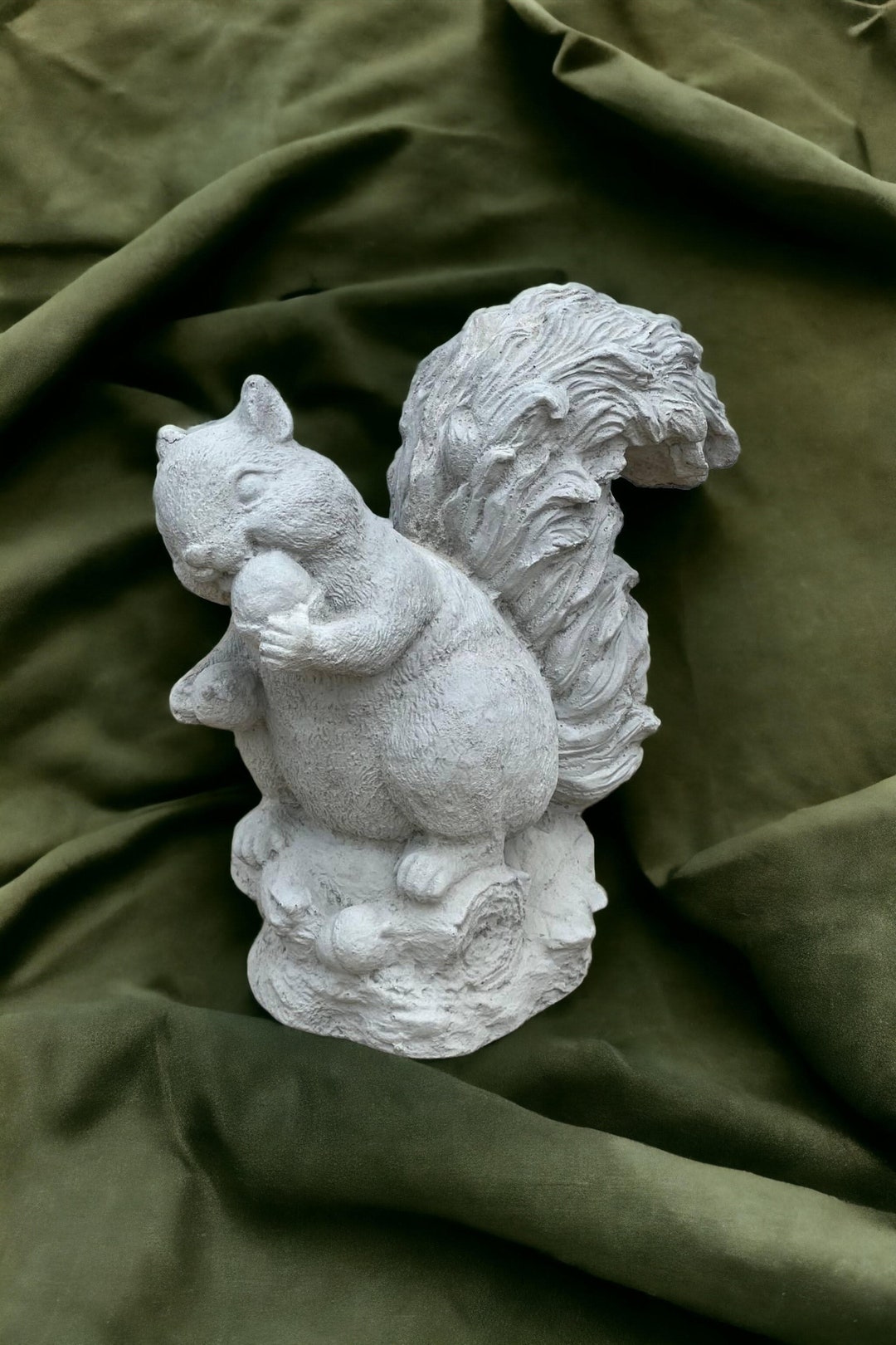 Bushy Tail Squirrel Statue Concrete Squirrel With Nut Figure Outdoor ...