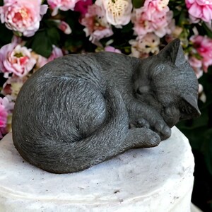 Crouching Cat Memorial Statue Black Cat Garden Figure Concrete Kitten ...